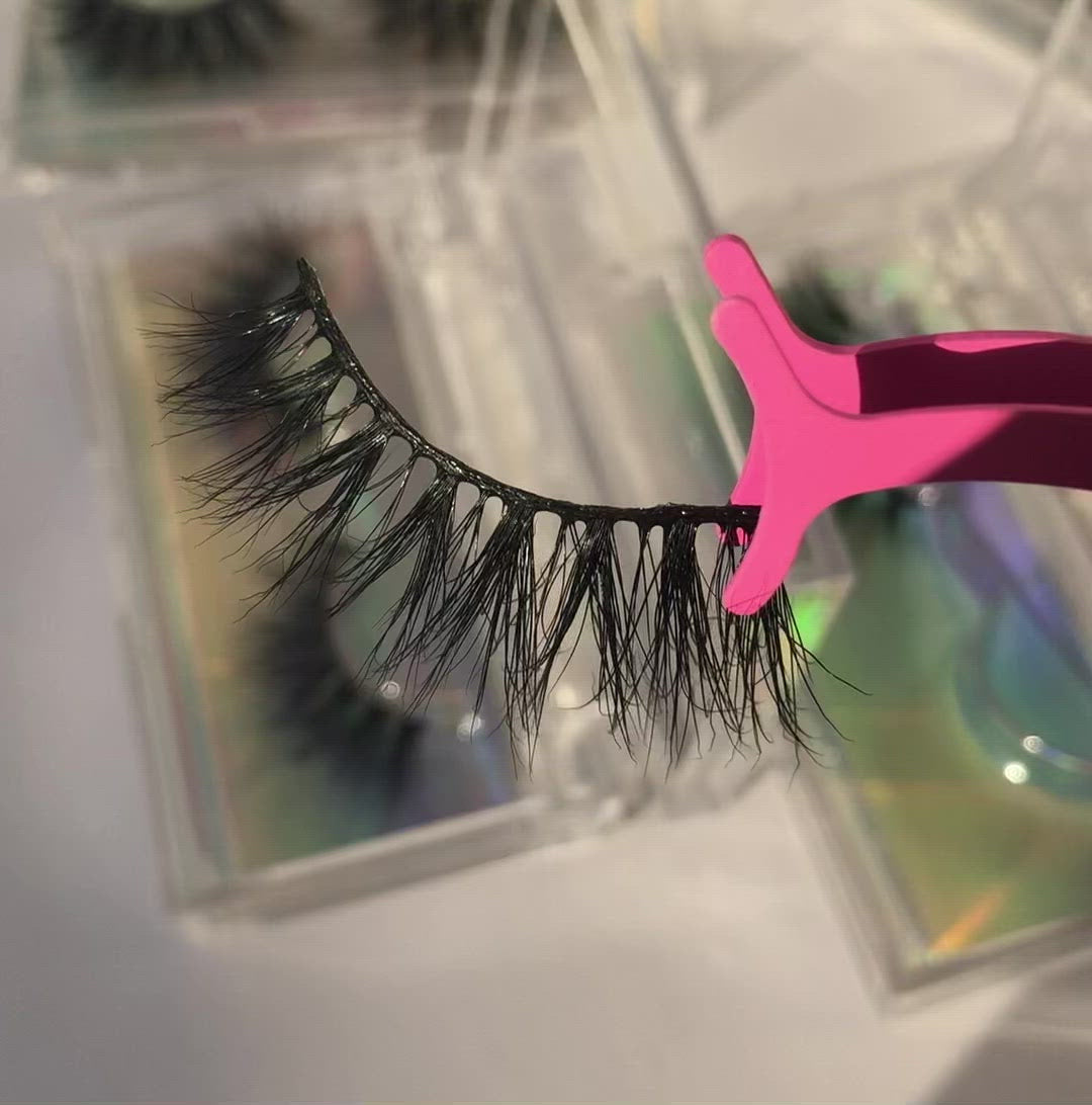 BELLA – Stella Lashes